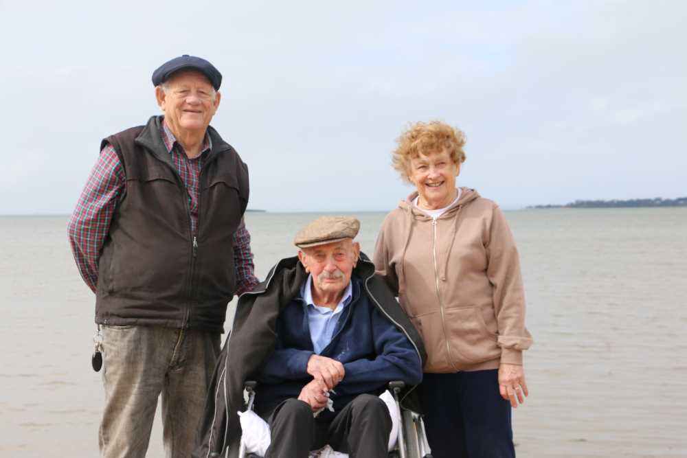 War hero Harold Showell turns 102 - MyCity Logan