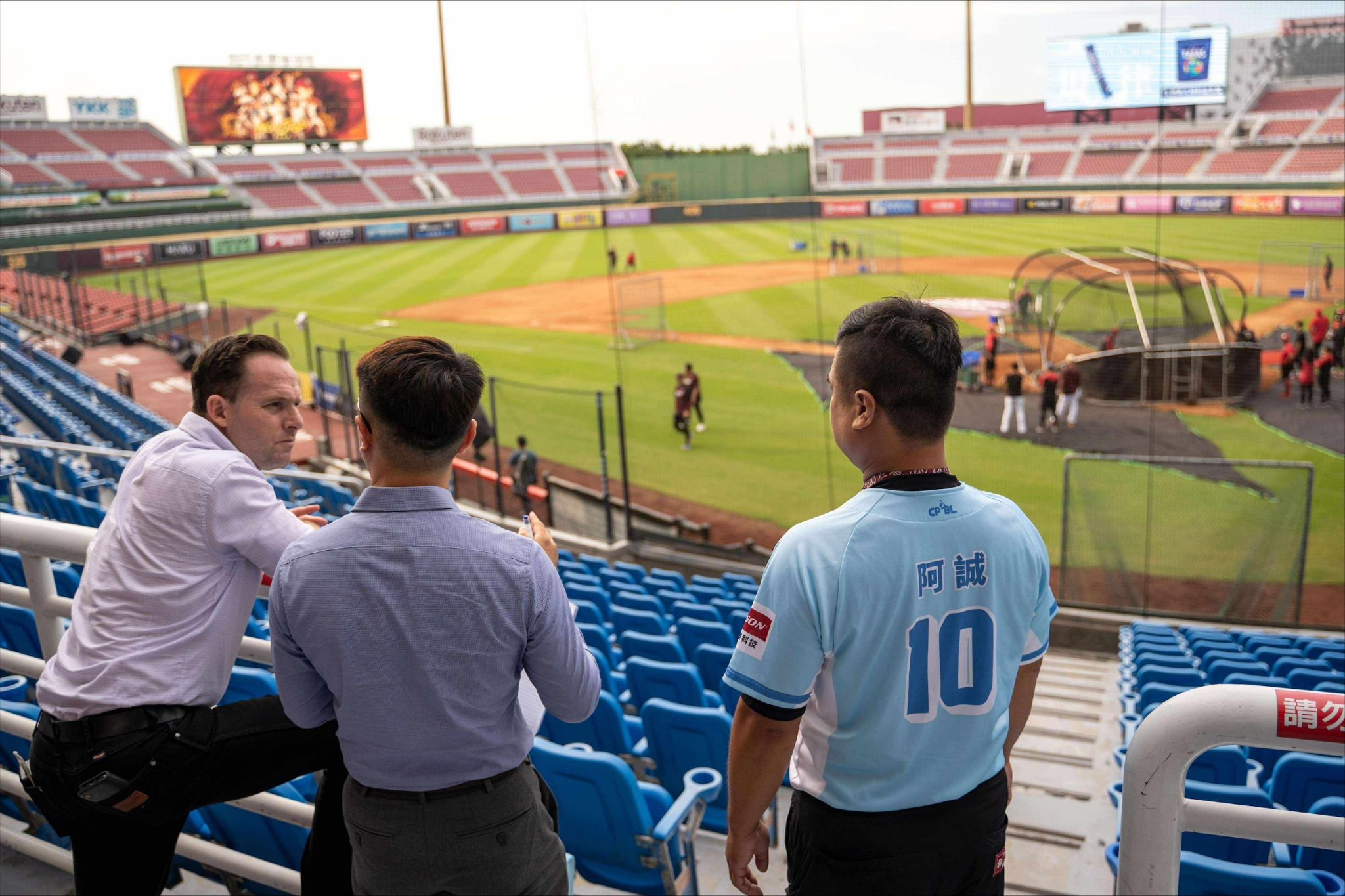 Mayor Jon Raven says ‘hi’, all the way from Asia - MyCity Logan