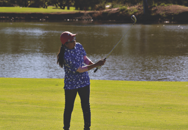 Meadowbrook blind golfer claims championship title, again - MyCity Logan