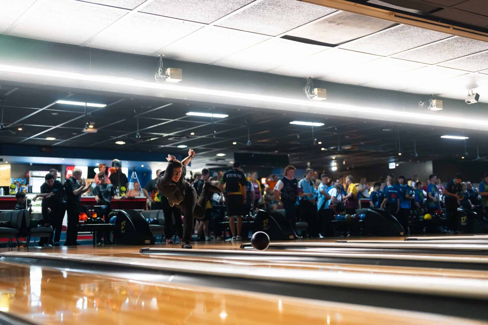 Crestmead sisters head to prestigious ten-pin bowling competition ...