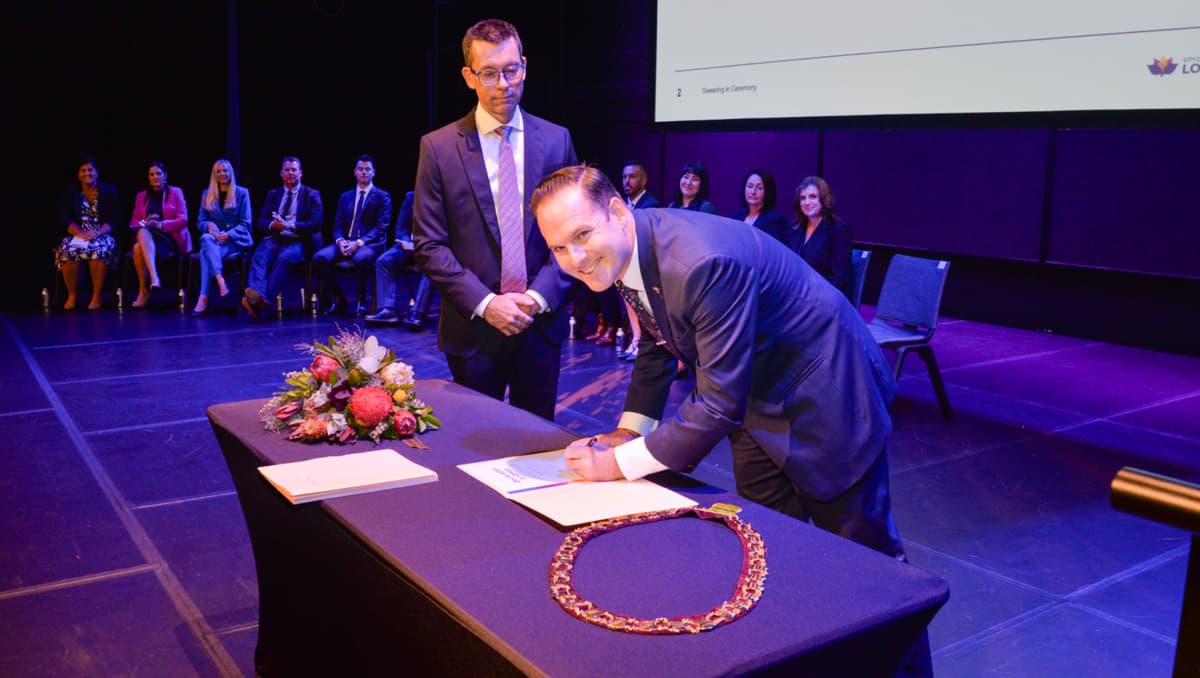 New Mayor and Councillors sworn into Logan City Council - MyCity Logan